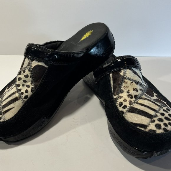 Volatile | Shoes | Volatile Animal Print Clogs Size | Poshmark